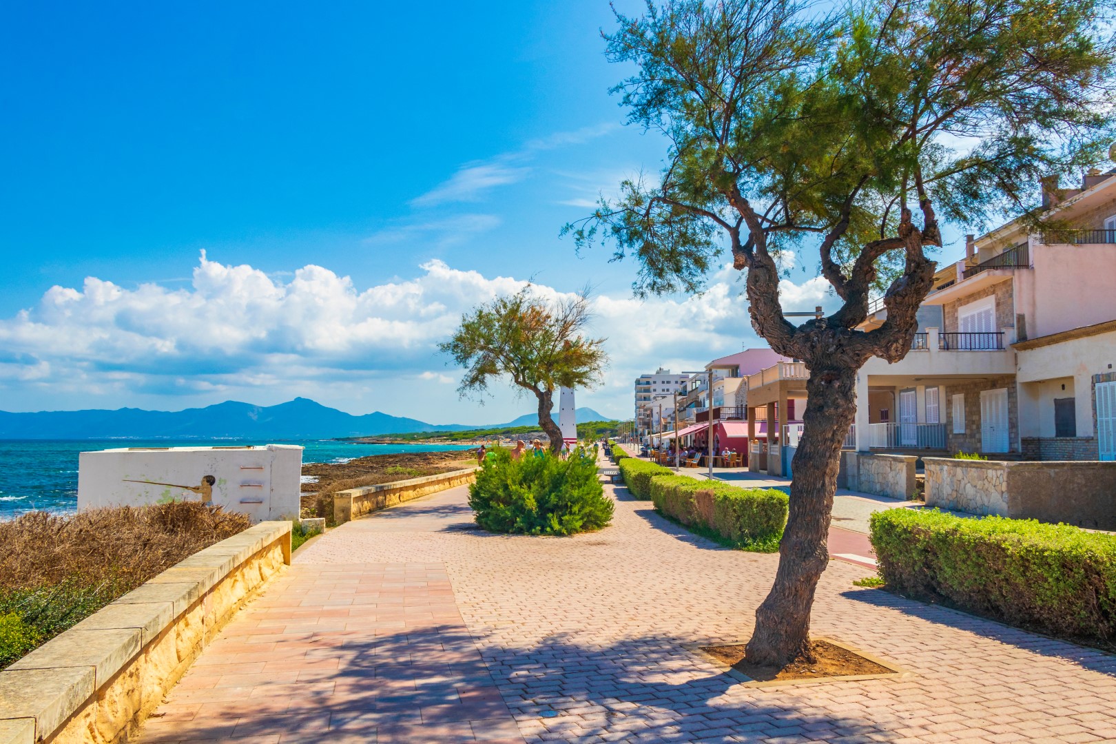 Can Picafort - lange Strand und einem Boulevard mit Terrassen und Läden